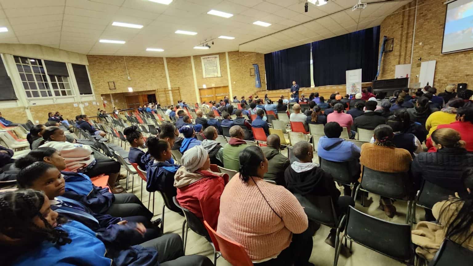 Kaapse Forum loods nuwe projek by Hoërskool Emil Weder - Kaapse Forum